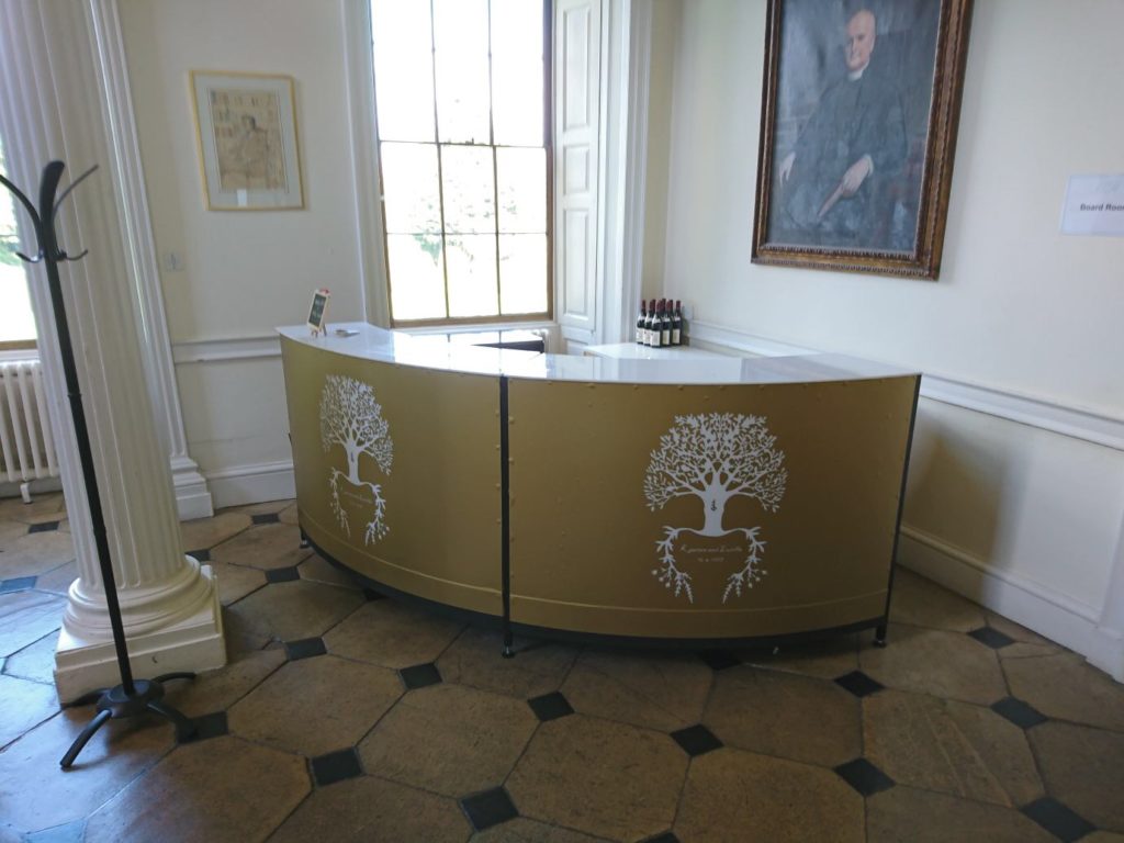 Cash Mobile Bar Hire - Mobile Bar Hire - BarHireCompany.com